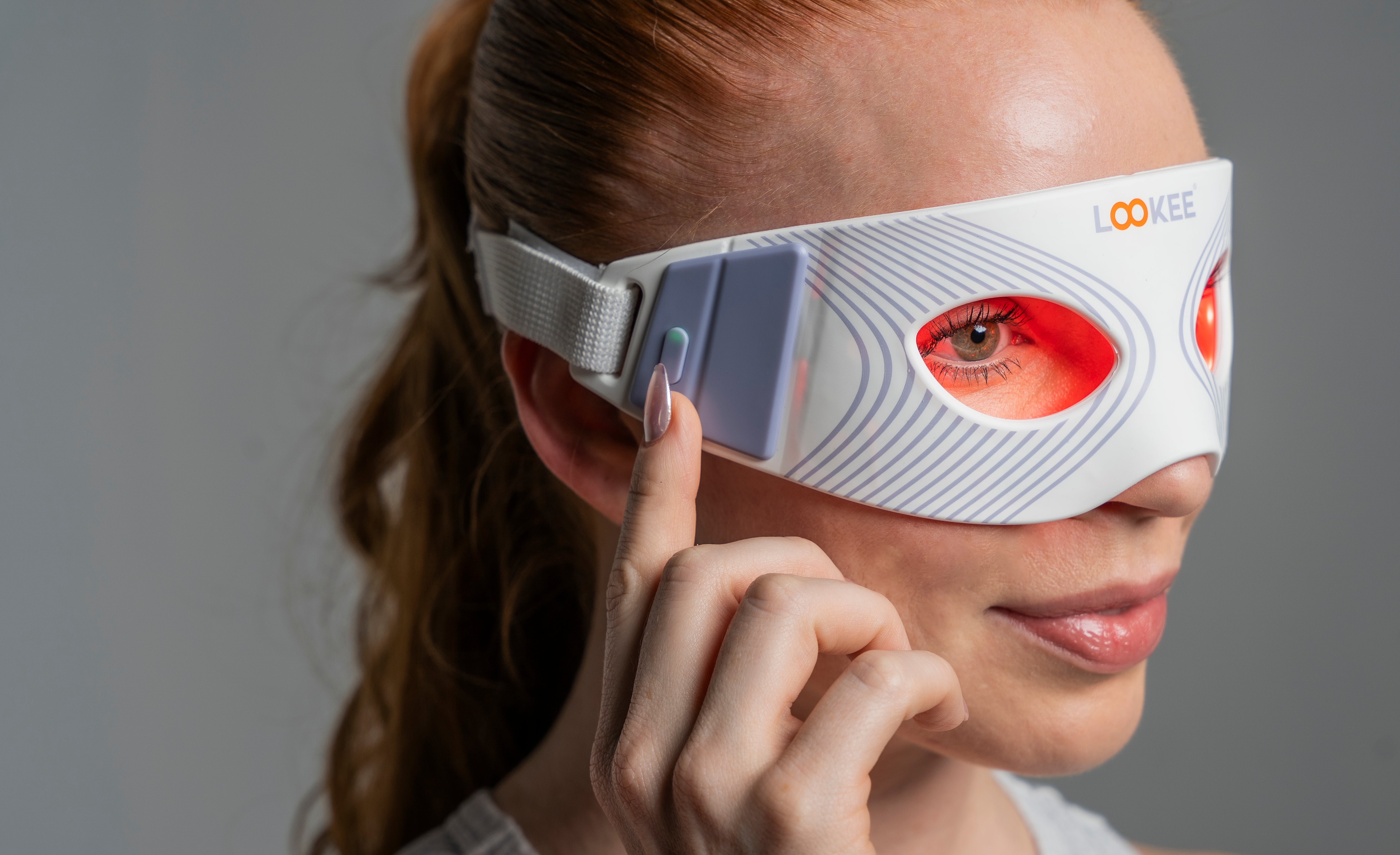 How LED Therapy Can Rejuvenate Your Eyes and Reduce Puffiness ...